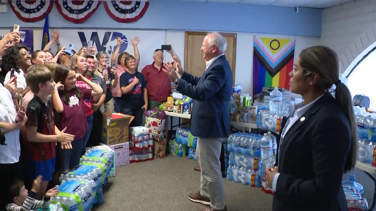 Democratic Vice Presidential nominee Tim Walz stops in Reno - KYMA